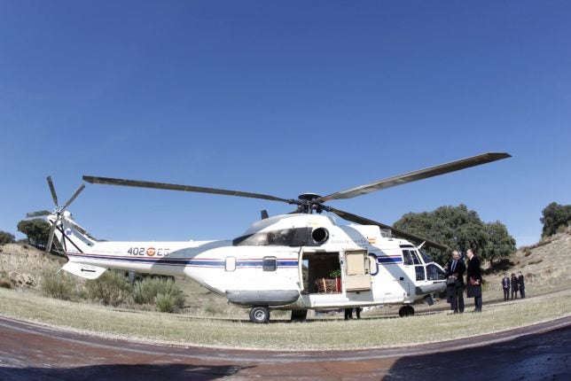 Un helicóptero de transporte VIP del Ejército del Aire trasladó el ...