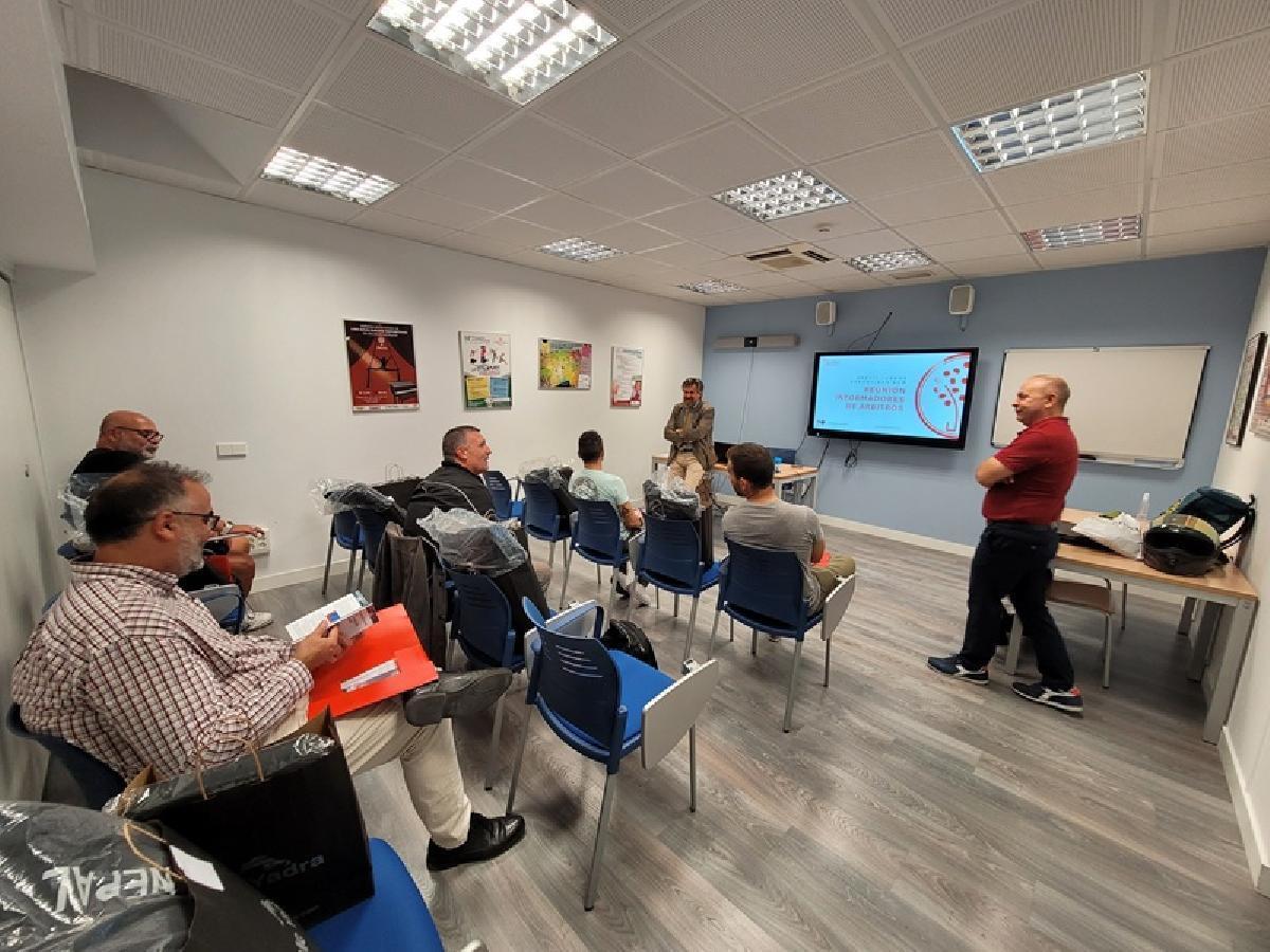 Los informadores de árbitros de los Juegos Deportivos de ECM reciben ...